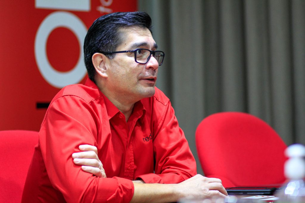 redONE memperoleh trofi Inisiatif Digital Terbaik di Anugerah Telekom ...