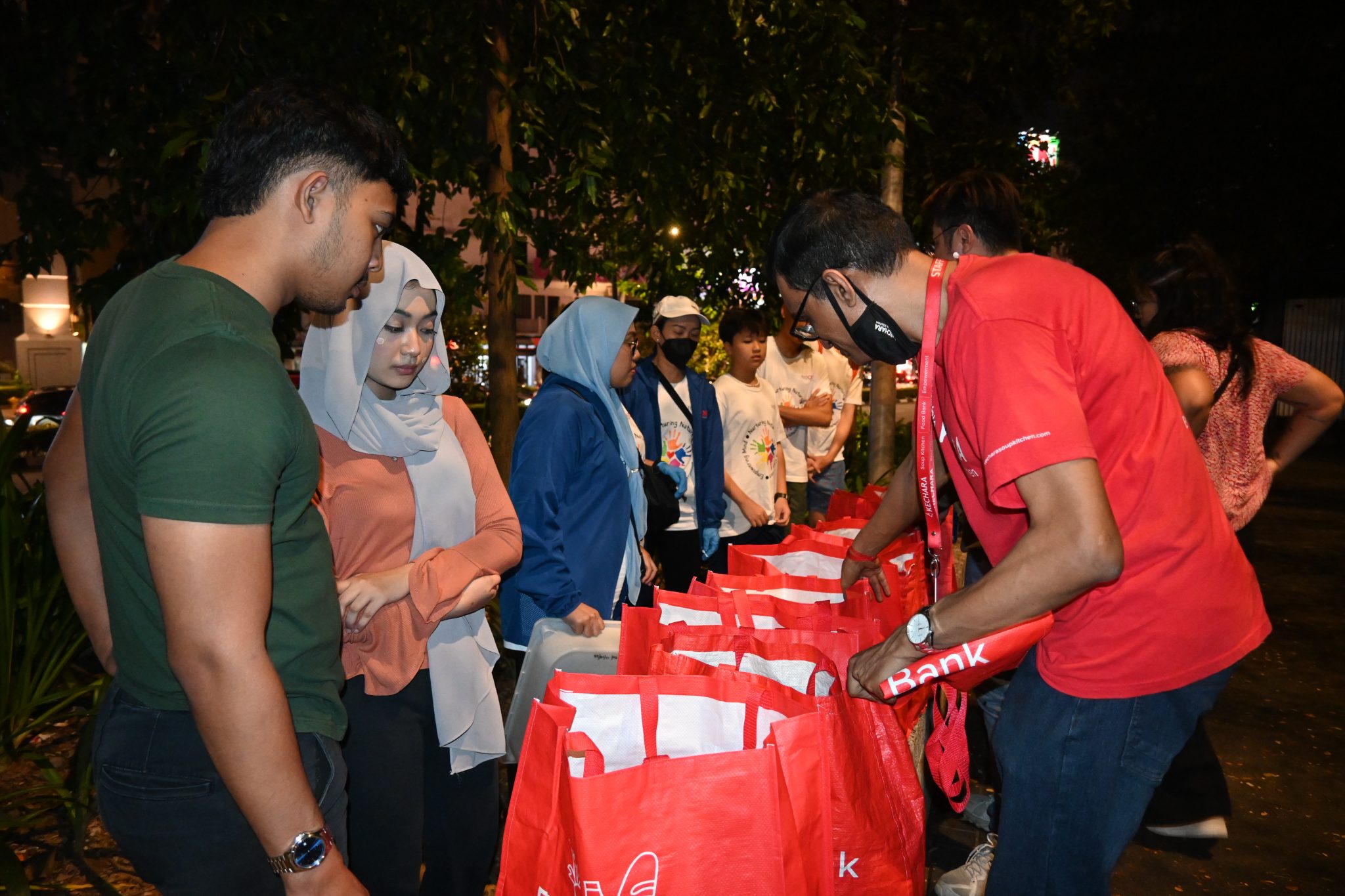 redONE Mobile Collaborates with Kechara Soup Kitchen to Feed the ...